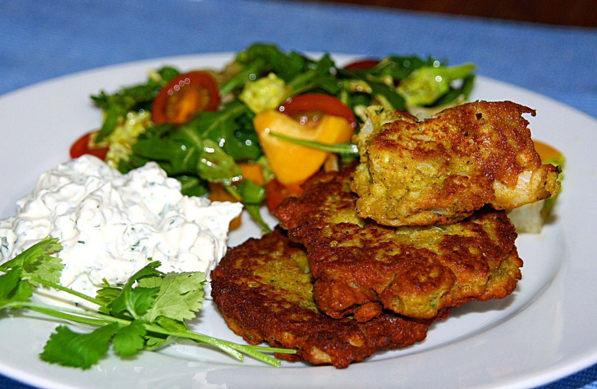 Blumenkohlplätzchen Low Carb mit Joghurt Dip – 1001food.de
