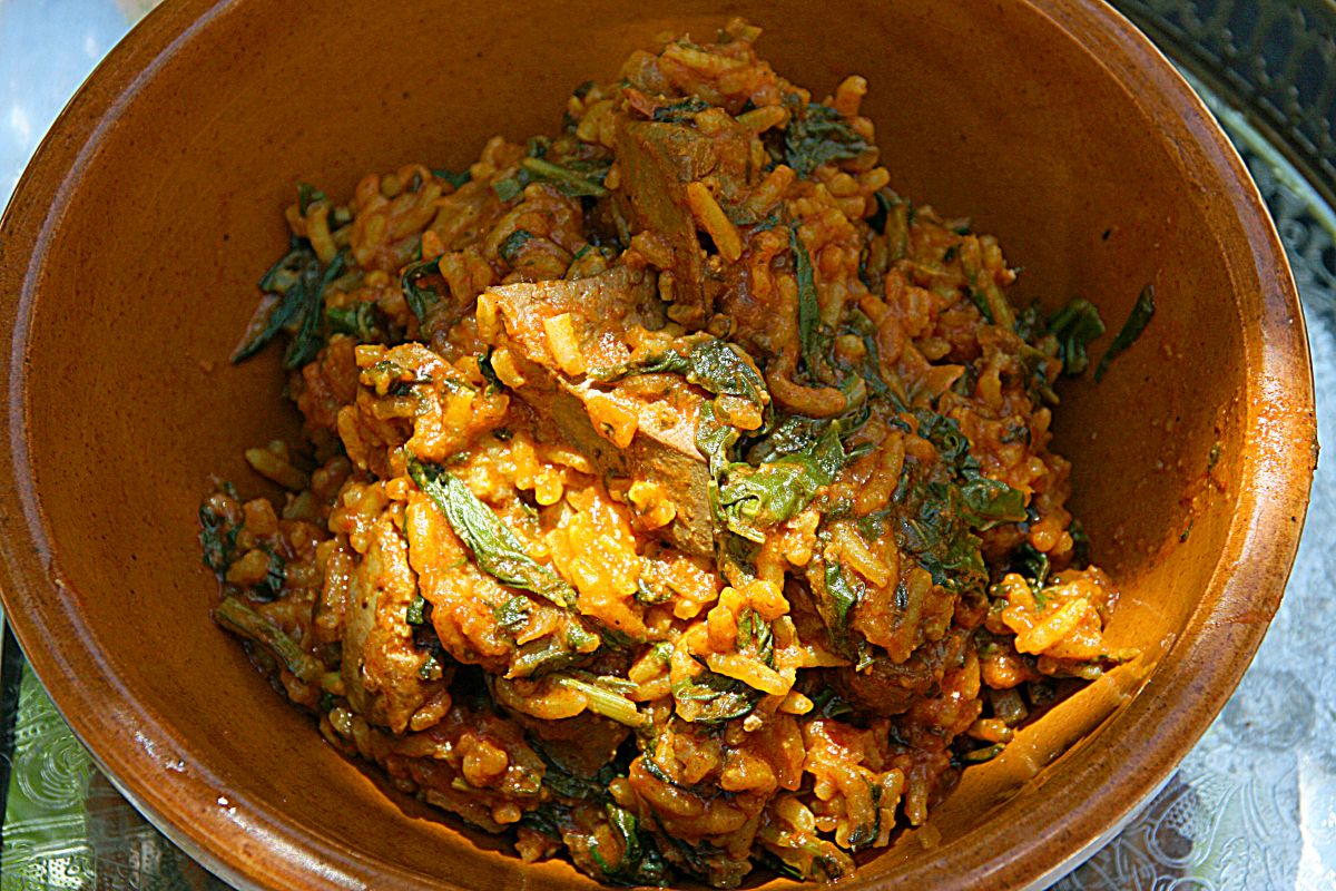 Reis „Djerba“ mit Spinat und Kräutern – Ruz Djerbi bil Sbaneh – 1001food.de